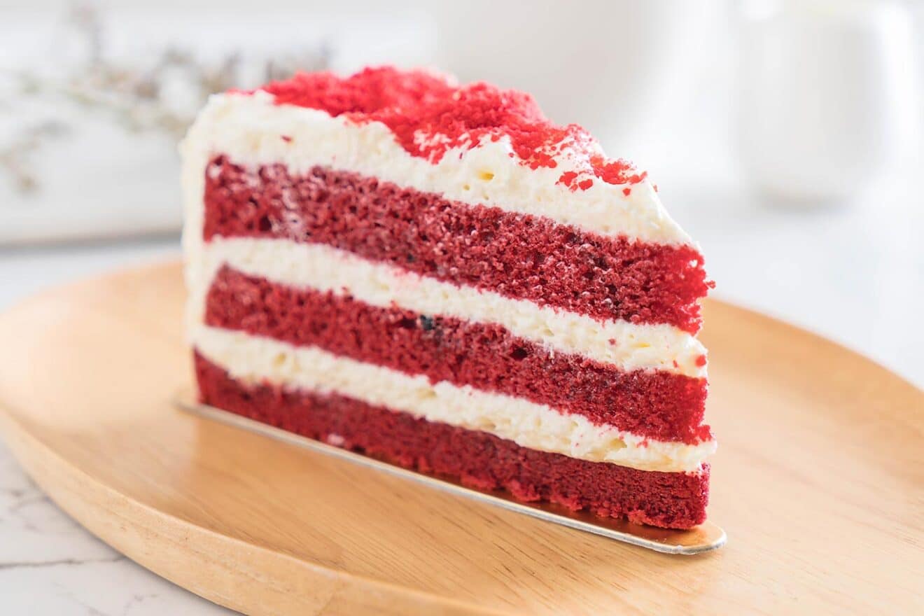 Tarta Red Velvet clásica: Receta original, esponjosa y con frosting de ...