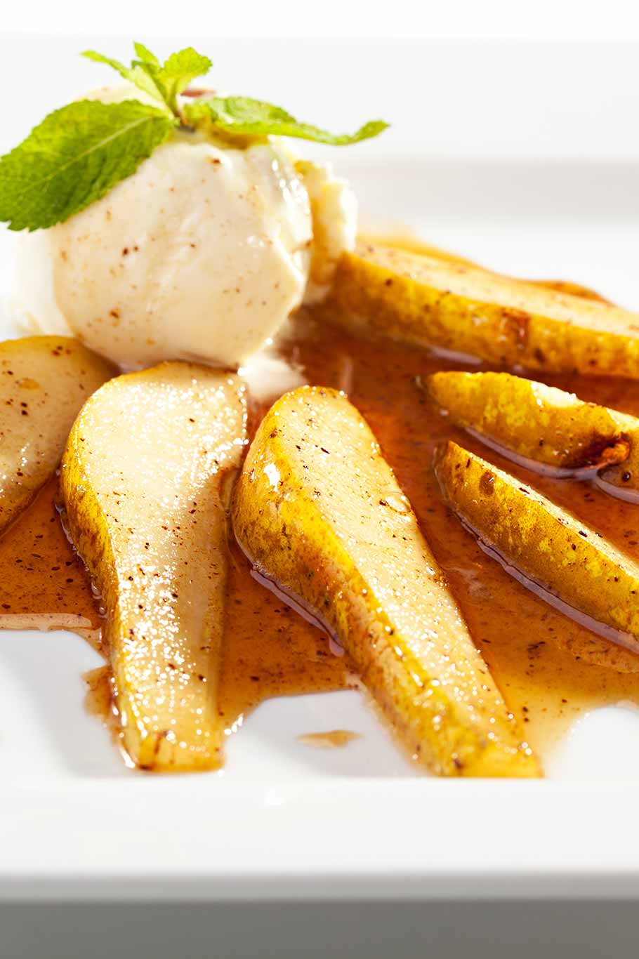 Peras confitadas con helado - Recetinas