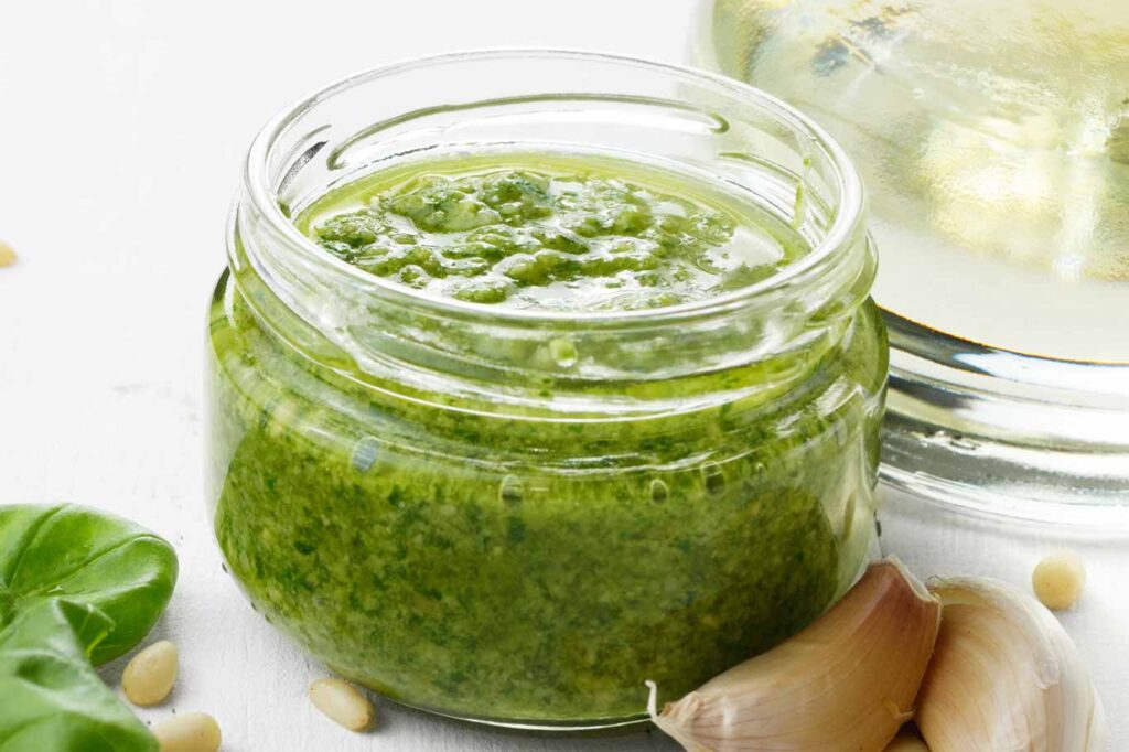 Salsa pesto, receta tradicional rápida de hacer