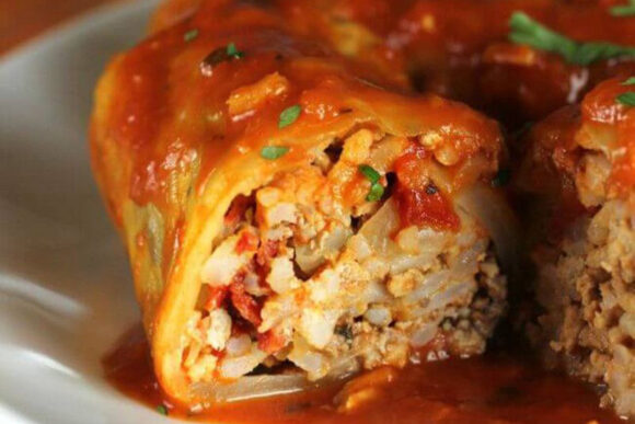 Rollitos de col y carne picada: Receta casera tradicional