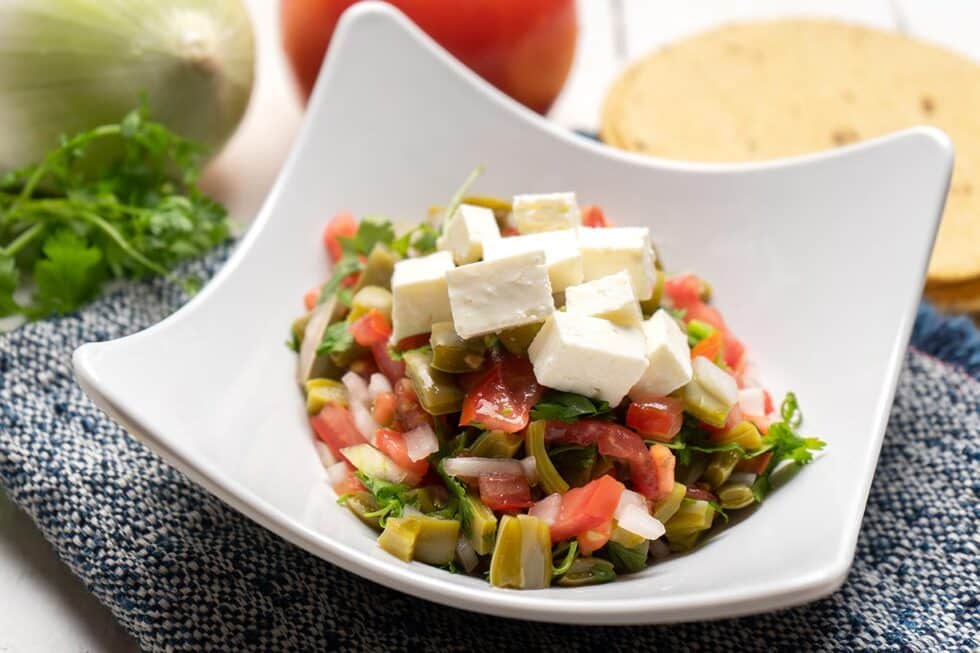 Ensalada de nopales - Recetinas