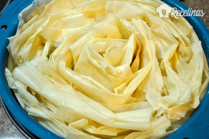 Tarta flor con masa filo - Recetinas