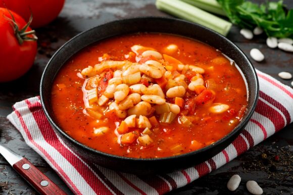 Fasolada, receta fácil de la sopa de alubias griega