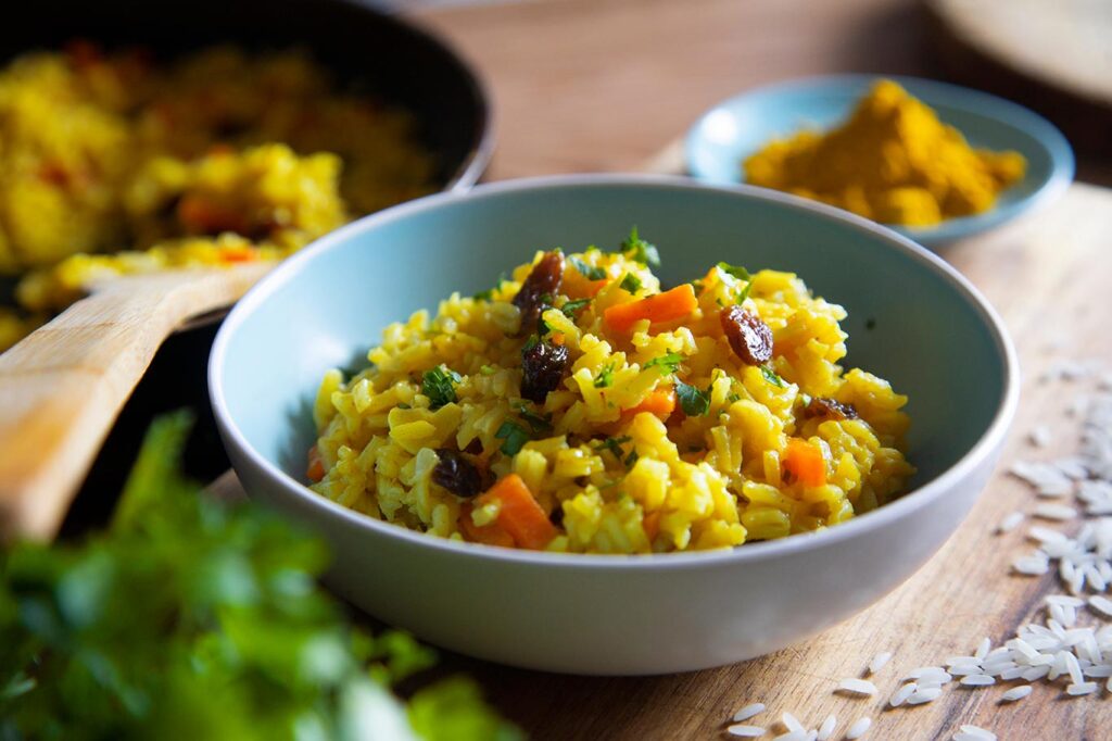 Arroz al curry, una receta fácil con un resultado delicioso
