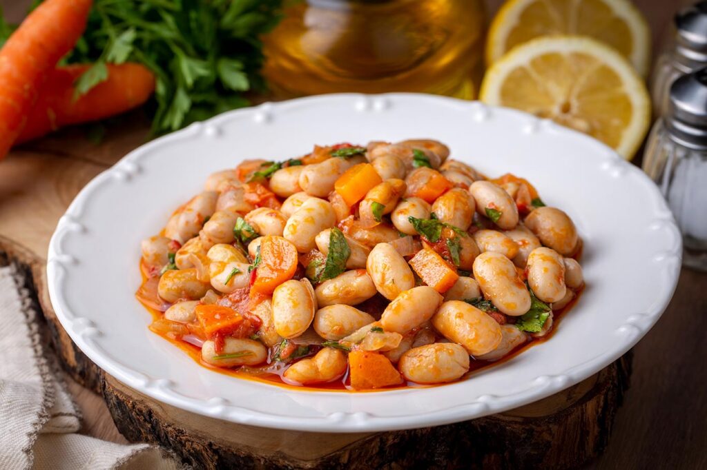 Barbunya Pilaki, un estofado turco de judías con verduras