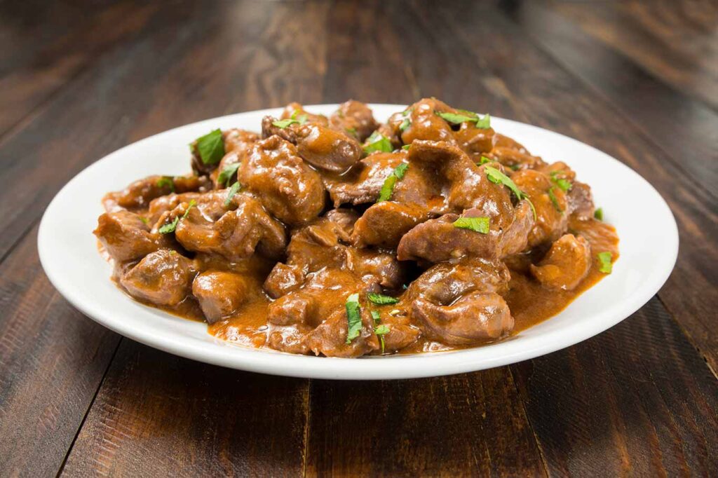 Mollejas de pollo en salsa, receta fácil de la abuela